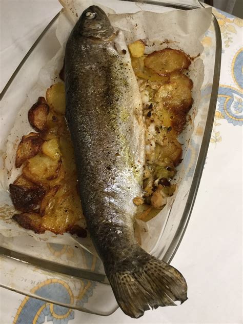 Trota Ripiena Al Forno Pesce E Patate Un Classico Della Cucina Italiana