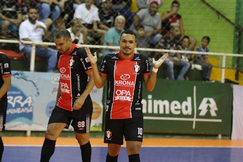VÍDEO Assista aos gols da vitória do JEC Futsal sobre o Curitibanos na