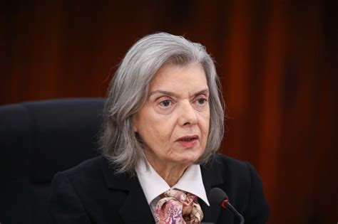 Cármen Lúcia toma posse como presidente do TSE nesta segunda feira Band
