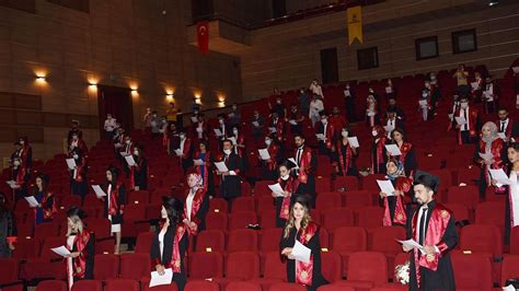 Dicle Üniversitesi Tıp Fakültesi Öğrencilerinden sosyal mesafeli