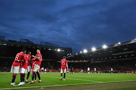 Les Qataris Et Ratcliffe Restent En Lice Pour Le Rachat De Manchester