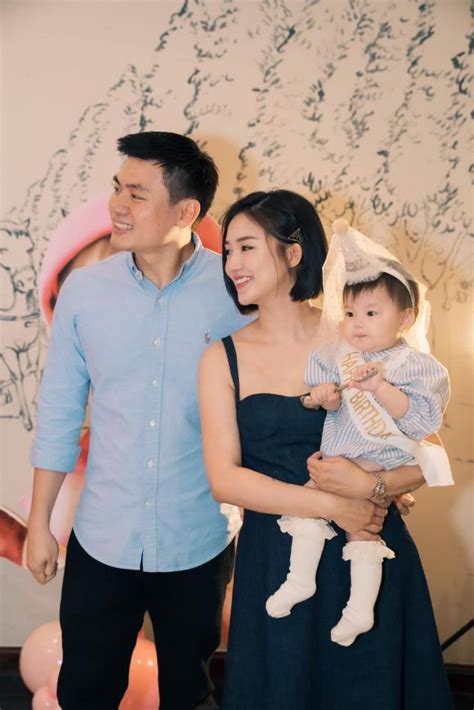 Salim tung loạt ảnh siêu cưng của bé Pam trong ngày sinh nhật tròn 1 tuổi