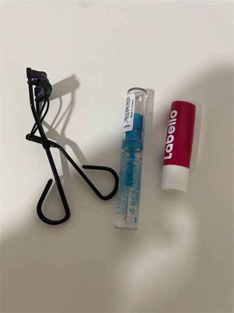 V O adlı kullanıcının Guardado rápido panosundaki Pin Makyaj ürünleri