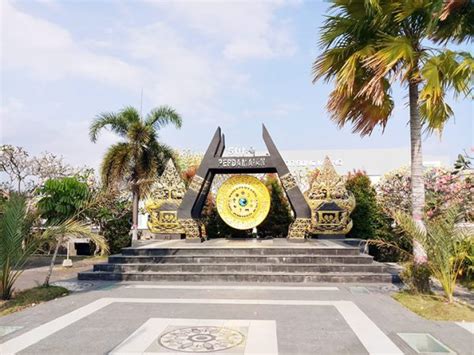 Makam Bung Karno Sejarah Lokasi Jam Buka Harga Tiket 2024