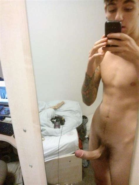 Bultos De Machos Calientes Desnudos Ante Las Camaras