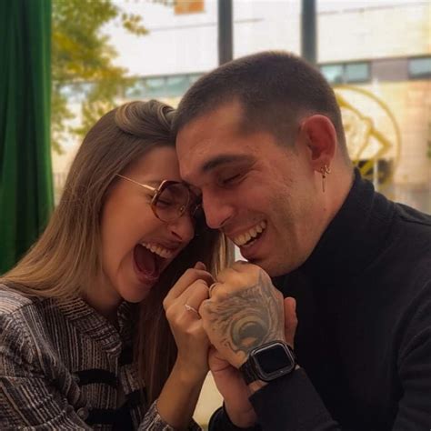 Ana Guerra y Víctor Elías se comprometen Así es su nidito de amor