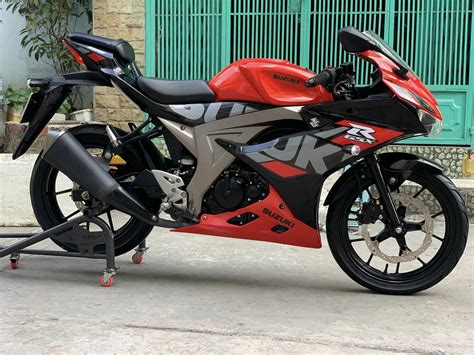 Giá xe Suzuki GSX R150 2024 bản sắc thông số 01 24