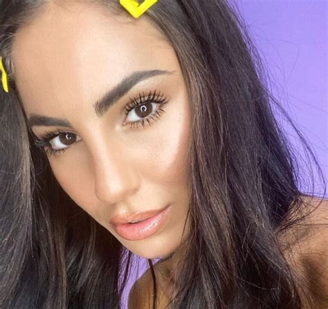Giulia De Lellis è bellissima il risveglio fa impazzire il web
