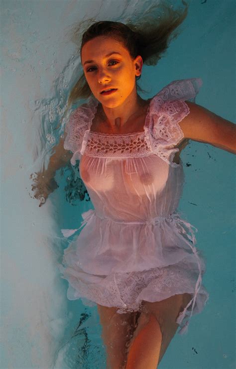 Lili Reinhart Nude 2 Pictures Rating 8 93 10