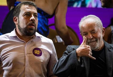 PSOL oficializa apoio à pré candidatura de Lula