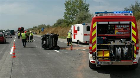 Mega Stau Nach Unfall Auf Der A Oe At