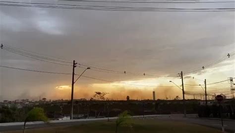 VÍDEO Ventos fortes tempo seco e incêndio formam nuvem de poeira