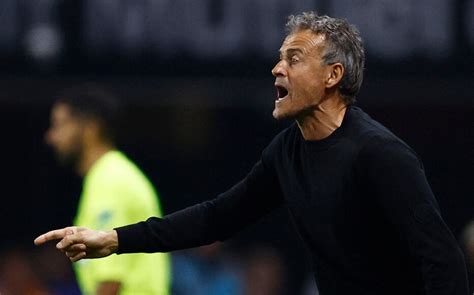 PSG Luis Enrique répond à Daniel Riolo au sujet de Bradley Barcola
