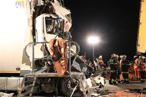 Bilder von Zwei tödliche Unfälle auf der A3 in kurzer Zeit Zwei Lkw