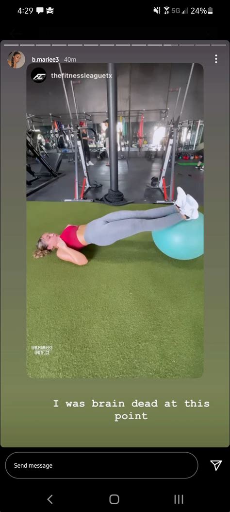 Perfect Outline Of Her Pussy Scrolller