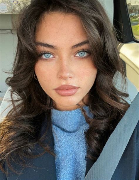 Brown Hair Blue Eyes Girl Brunette Blue Eyes Girl With Green Eyes Blue Eyed Girls Brunette