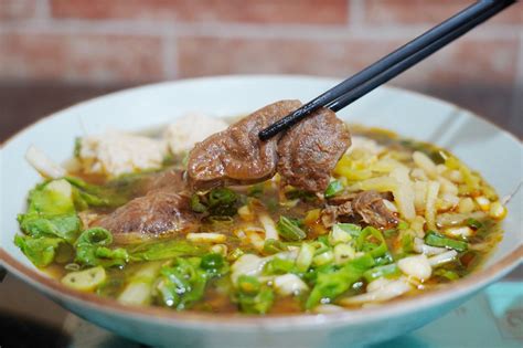 楊記牛肉麵 大竹店桃園餛飩界霸主在這手工餛飩大顆又飽滿秘製味噌辣醬團媽最愛 艾瑪 吃喝玩樂札記