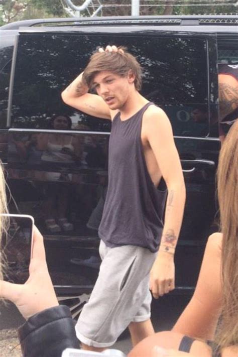 Famous Bulges On Twitter Rt Thefamousbulges Louis Tomlinson Bulge