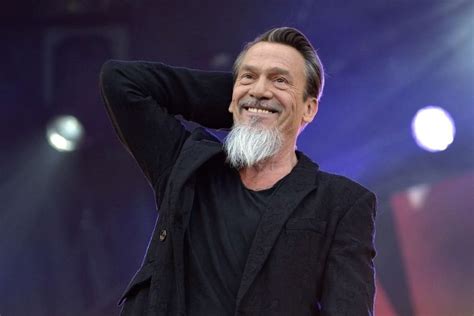 T Es Un Guerrier Courage Florent Pagny Atteint D Un Cancer Du