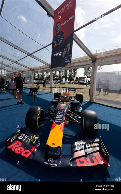 Formula 1 Car Side View Hi Res Stock Photography And Images Alamy