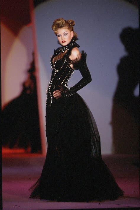 On Twitter Thierry Mugler Spring Summer 1995