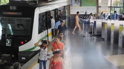 Video Persona ingresó desnuda a la estación Aguacatala Metro de