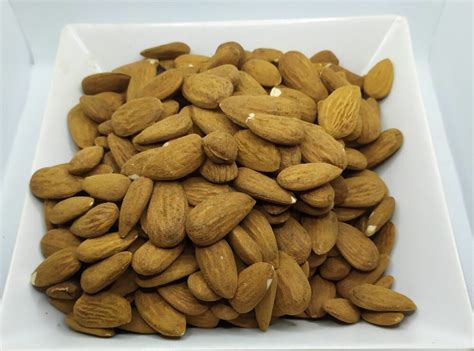 Almendra Cruda con Piel El Enebrón