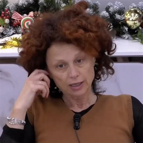 Beatrice Luzzi Lascia Il Grande Fratello Per Un Gravissimo Lutto L