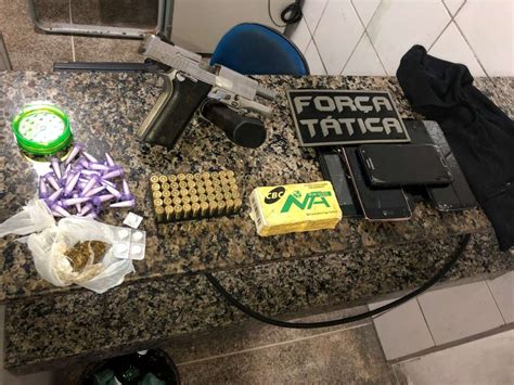 Força Tática da PMCE apreende drogas arma de fogo e munições na posse