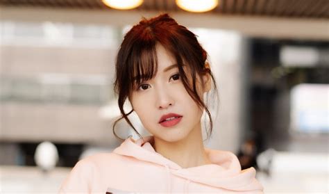 Thiên thần phim 18 Sakura Momo khoe bí mật cá nhân chia sẻ lý do