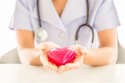 EN TORNO AL HUMANISMO MÉDICO Son los médicos Expertos en humanidad