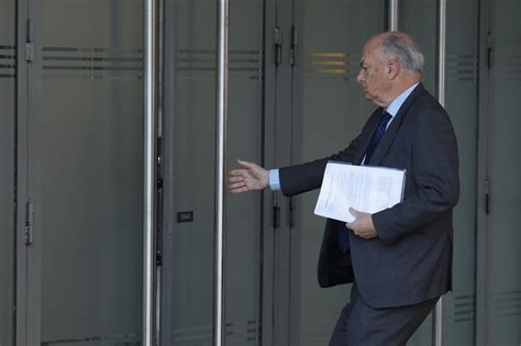 El Supremo decide que sea Peinado y no García Castellón quien