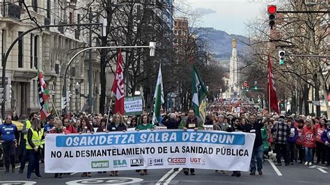 Protestas En Las Capitales Vascas Contra El Desmantelamiento De