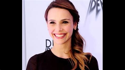 Os famosos ao redor de Débora Falabella Purepeople