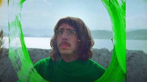 Tim Bernardes Diz Acreditar Em Beatles Em Mistificar Terceiro Single