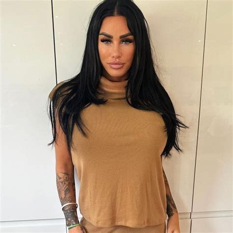Katie Price Self Professed Surgery Addict Describes Herself As Natural Metro News