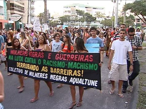 G1 Marcha das Vadias reúne centenas de pessoas nas ruas de Vitória