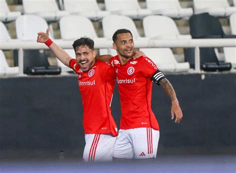 Internacional x Fortaleza onde assistir e escalações do jogo pelo