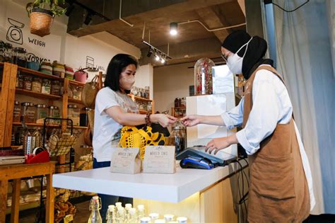 FOTO Melihat Toko Ramah Lingkungan Berkonsep Zero Waste