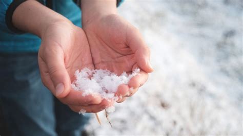 Meteorologii au anunțat când va cădea prima zăpadă în România Vom