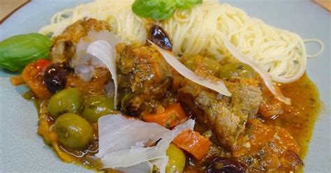 Sauté de veau aux olives à l estragon au thym et au romarin pour la