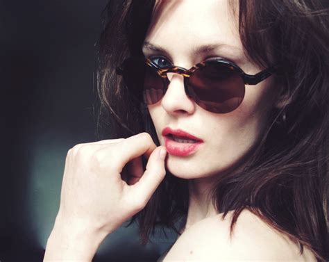 Naked Charlotte De Carle In Sexy Snaps