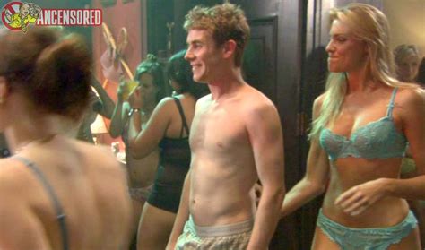 Candace Kroslak Desnuda En American Pie Una Fiesta De Pelotas