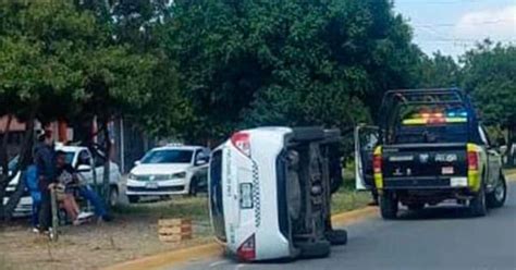 Taxi Vuelca En Av Observatorio Saldo Dos Heridos