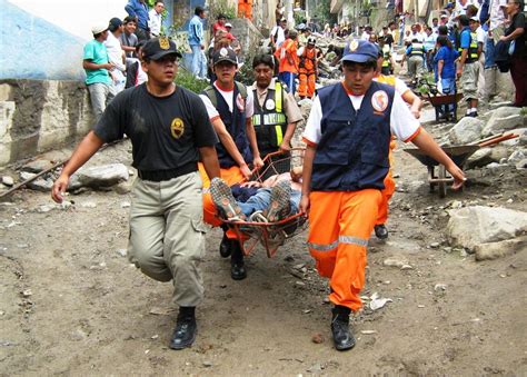 Huaicos sepa cómo actuar antes durante y después de estos
