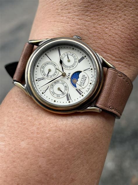 Seiko Alba Success Moon Phase Quartz V33F 6A10 Made In Japan Case No