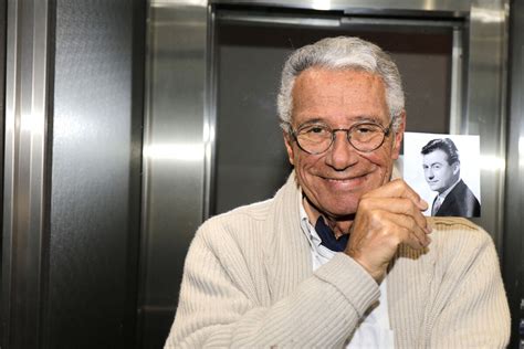 Photo Jean Marie P Rier Avec La Photo De Son P Re Fran Ois P Rier