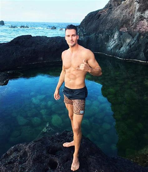 Pingl Par Vickie Hailey Sur Btr C L Brit S Masculines Hommes Sexy