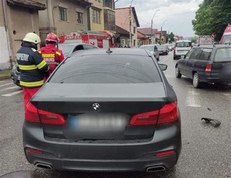 Trei autovehicule implicate într un accident rutier