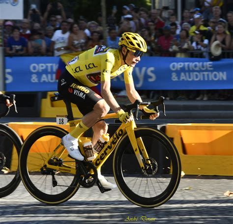 Jonas Vingegaard Vainqueur Du Tour De France 2022 Et Du Classement Du